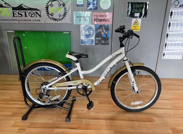 APOLLO HAZE KIDS BIKE 11” WHITE/GOLD - Bike Parts Weston